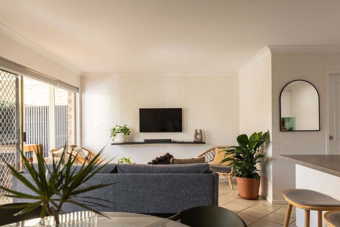 Carmine - Fiesta Palms - Byron Bay