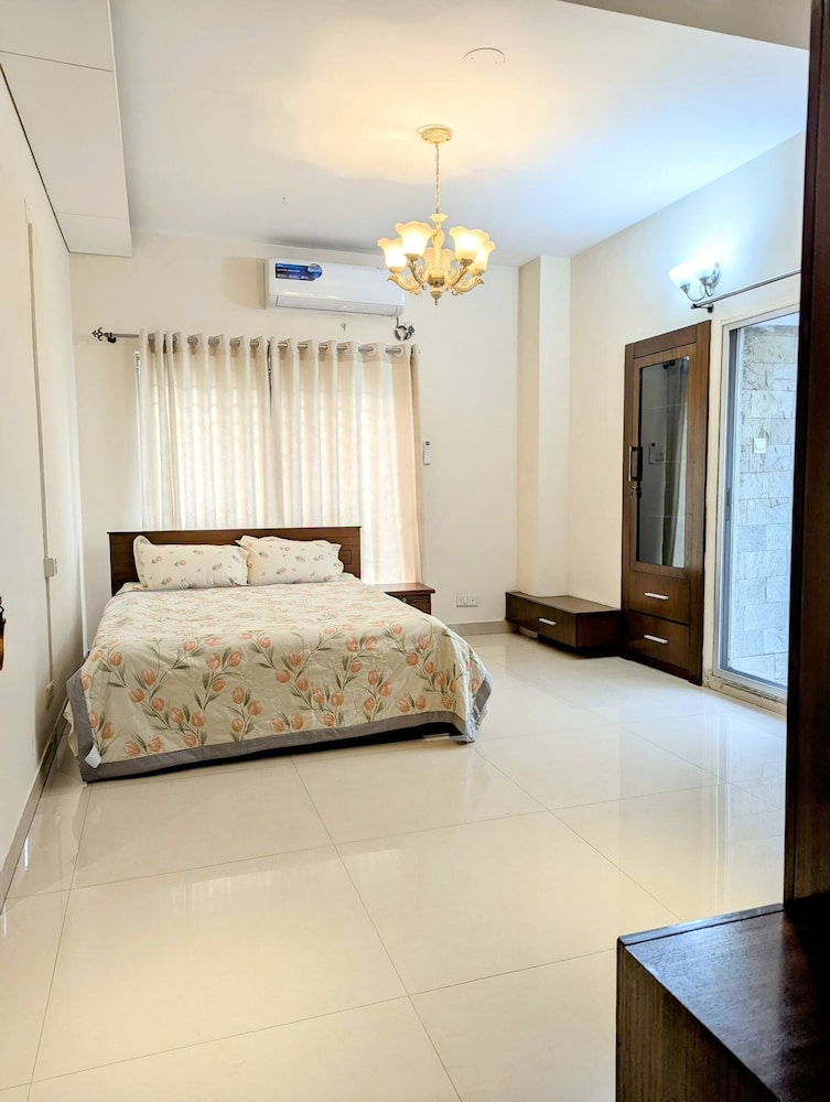 Luxurious Apartment at Banani - Dhaka | Vrbo