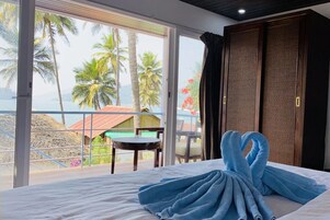 Escrivaninha, espaço de trabalho para notebook, Wi-Fi de cortesia