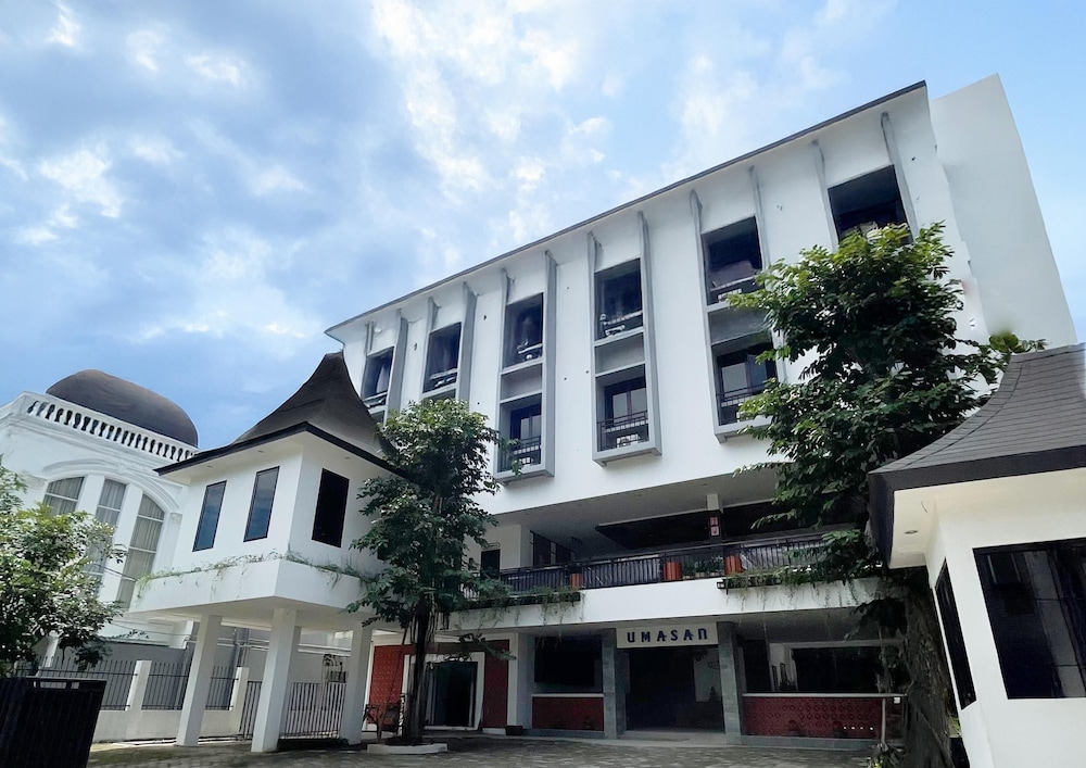 Umasan Coliving & Resto Pondok Indah - Jakarta