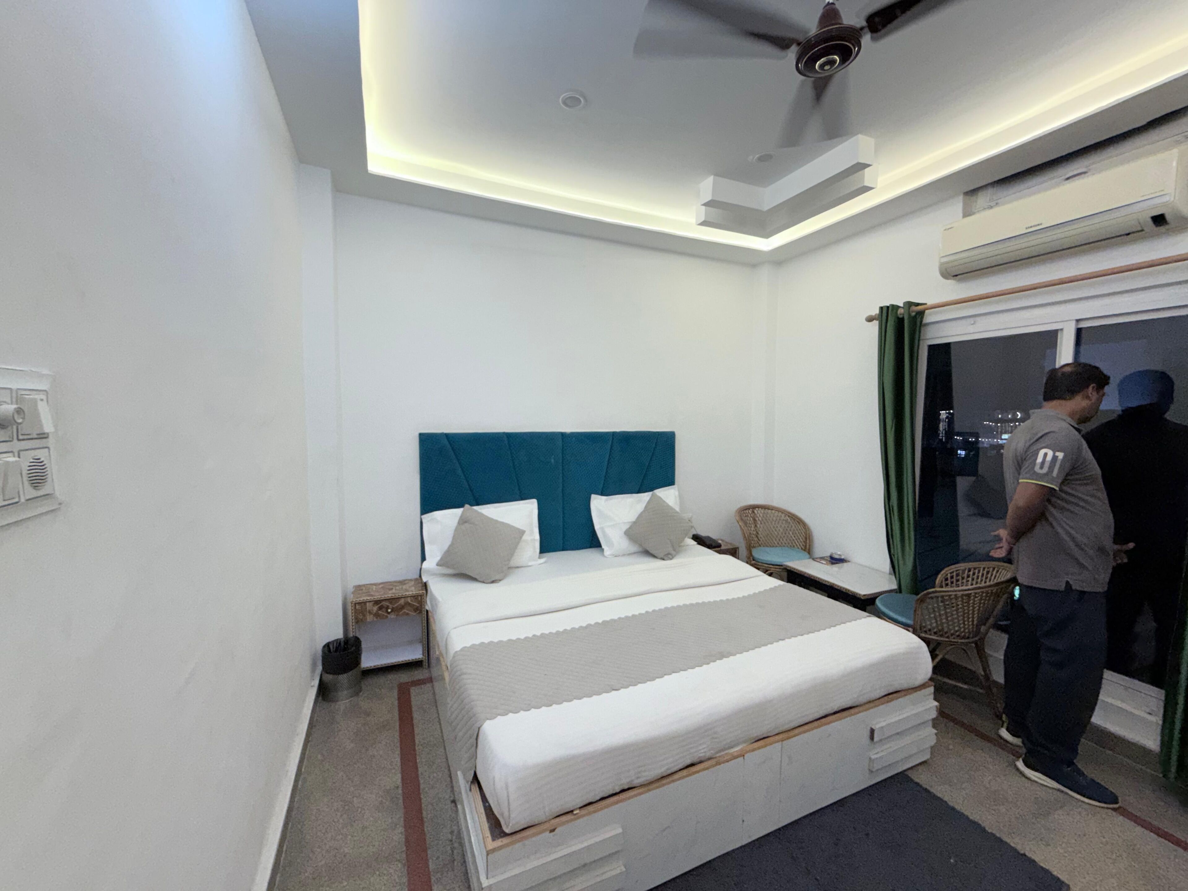 Espaço de trabalho para notebook, Wi-Fi de cortesia