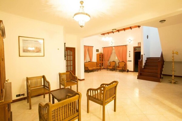 Kings Court Residency - Kandy