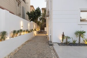 Estúdio básico, vista para o jardim | Vista para a rua