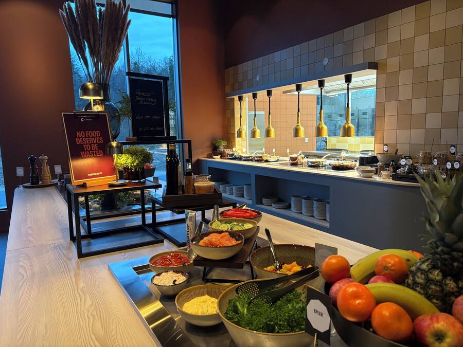 Buffet de pequeno-almoço