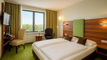 Minibar, cofre no quarto, secretária