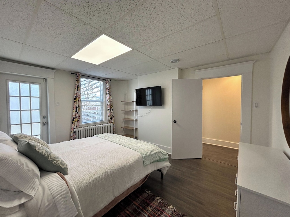 Cozy 2-Bedroom Main Floor Apt! - St. John's | Vrbo
