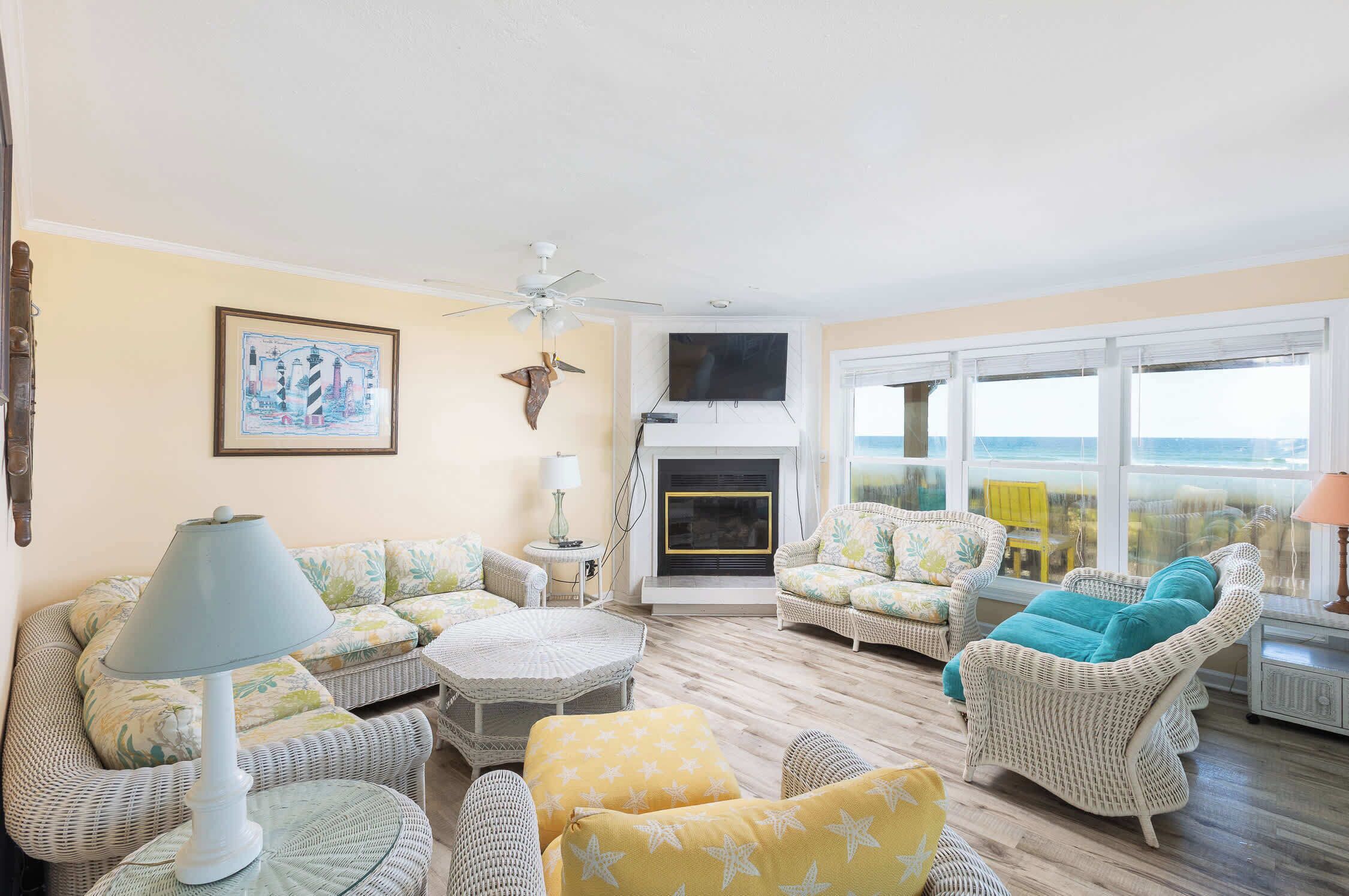 Oceanfront Private Beach Access & Community Pool! - Southern Shores, NC