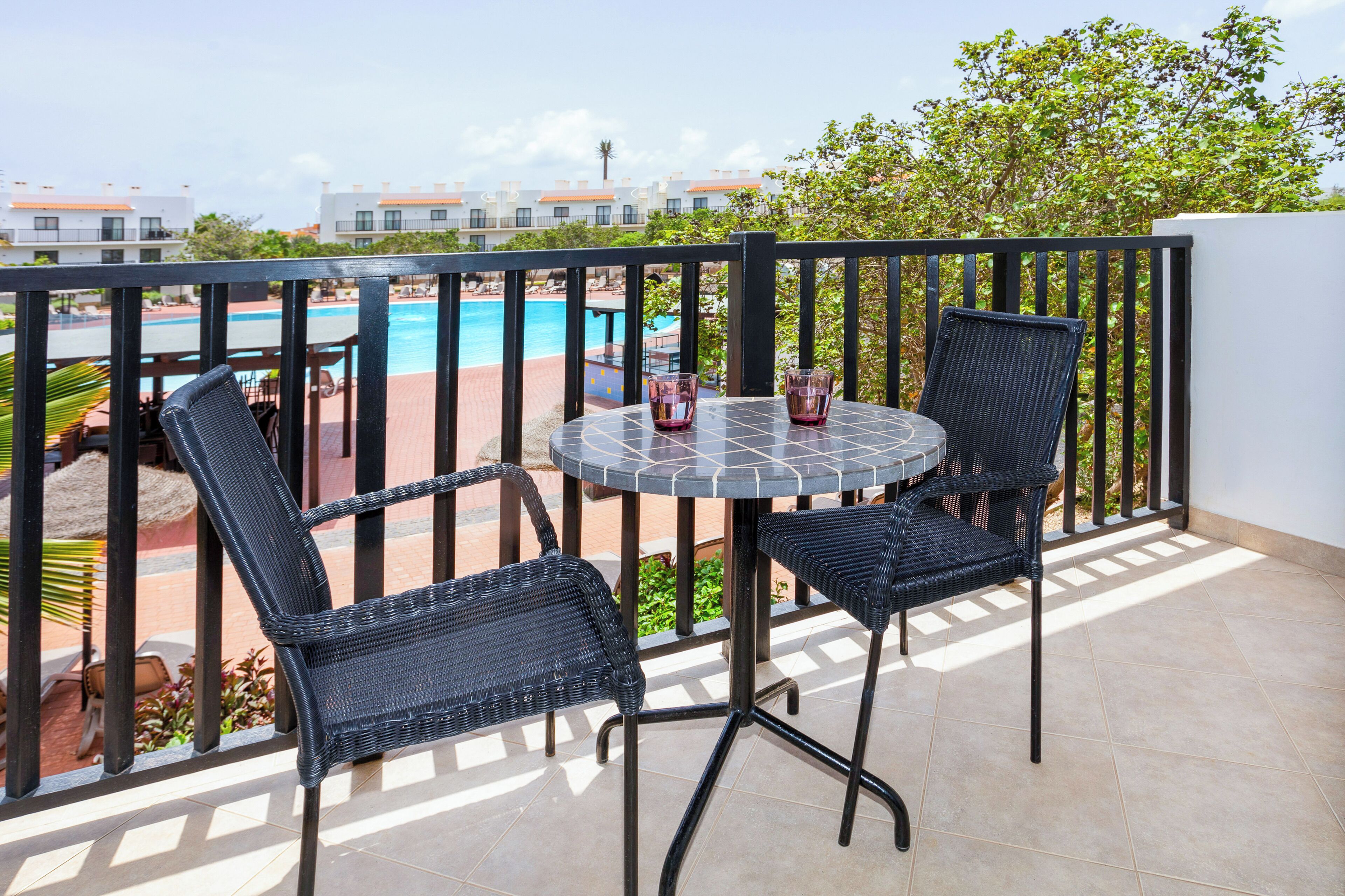 Minibar, cofre no quarto, secretária, cortinas/cortinados opacos 