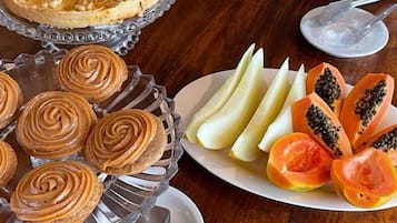Café da manhã com buffet grátis todos os dias