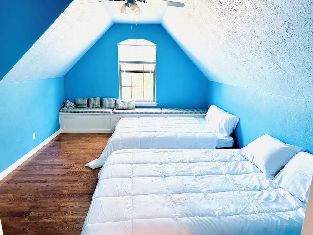 Terrific 5-bedroom house with pool in charming Spring - Harris County ...