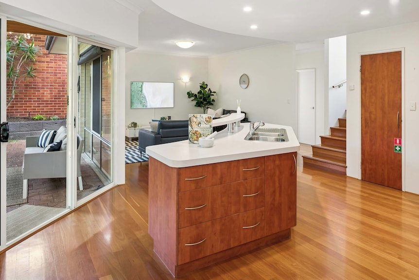 500mps Wifi | Lakeside | 3 Living Rooms | 4 Beds - キングスリー