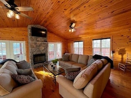 Casa, várias camas, varanda (Julie Hubbs 843 Cypress Harbor Rd) | Área de estar