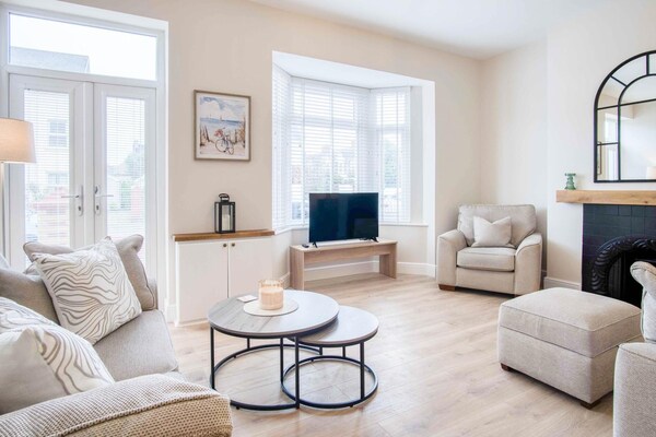 Seascape Retreat - 3 Bedroom Flat - Porthcawl - Porthcawl