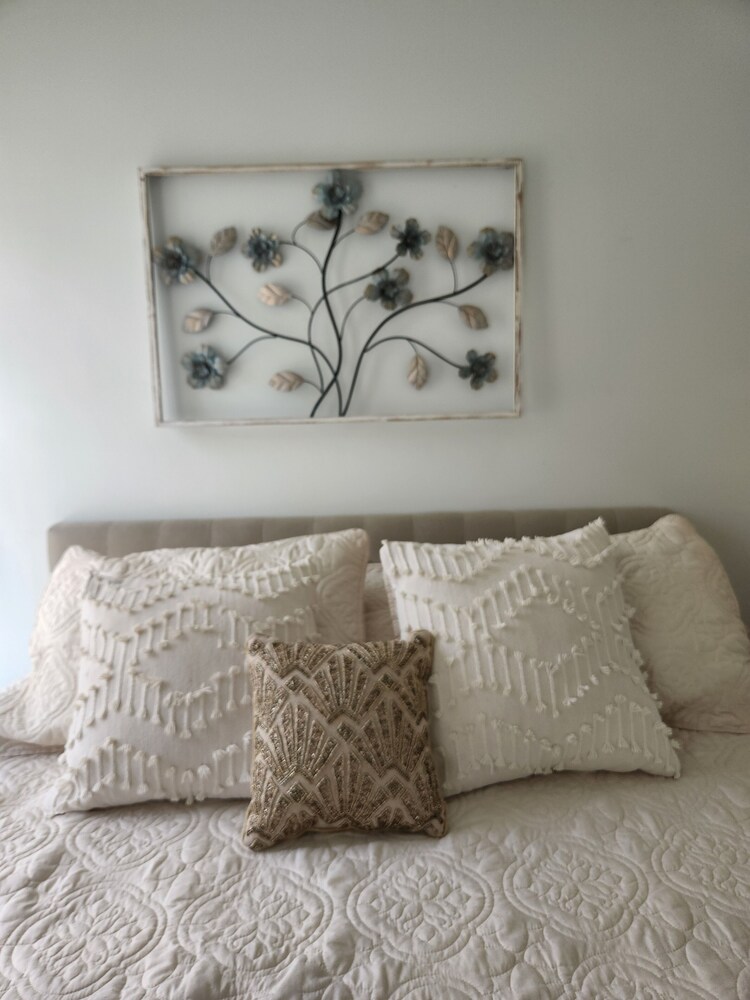 A rare find - just one mile from UGA campus and downtown Athens! Avis ...