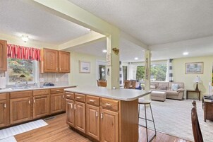 Casa, várias camas, pátio (Lighthouse Haven) | Interior