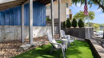 Casa, várias camas, pátio (Lakeside Serenity) | Terraço/pátio interior