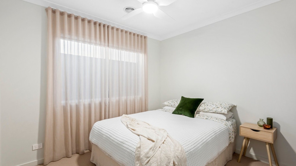 Regal Retreat - Luxury Coastal Escape with Heated Pool – St Leonards ...