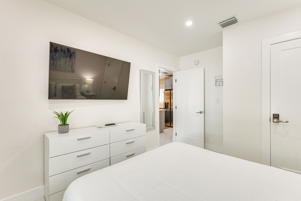 1 Mi to Las Olas Eats! Modern Apt w/ Shared Patio - Fort Lauderdale | Vrbo