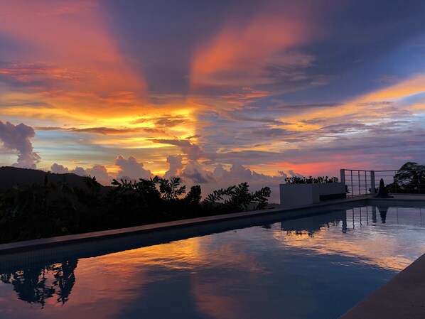 BIG Ocean View/Nice Pool -Relax on Top of the Mountain & in the Middle ...