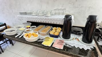 Pequeno-almoço tipo buffet diário incluído