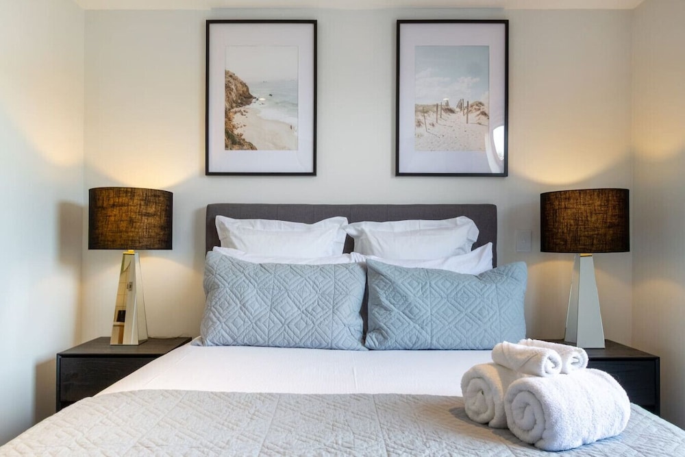 The Ultimate Central City Stay with Garage - Christchurch | Stayz