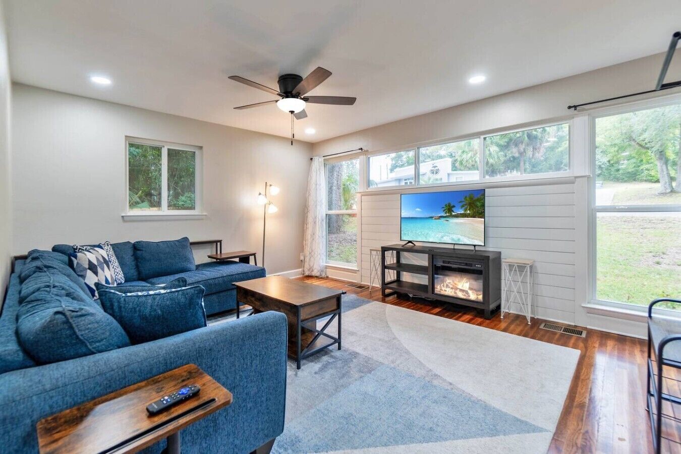 Hill House- Centrally Located, Close To Everything - Pensacola, FL