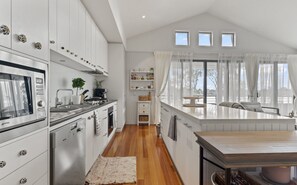 Apartamento | Cozinha privada | Utensílios de cozinha 