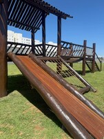 Área de recreio para crianças (ao ar livre)