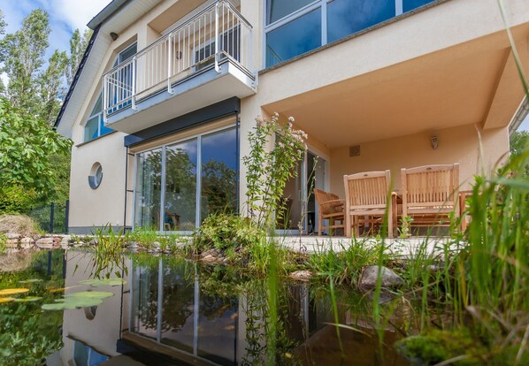 Modern vacation home with plenty of space to relax - Haus Eleganza ...