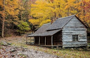 Glorious Cabin with Hot-tub in Gatlinburg, Tennessee Reviews, Deals ...