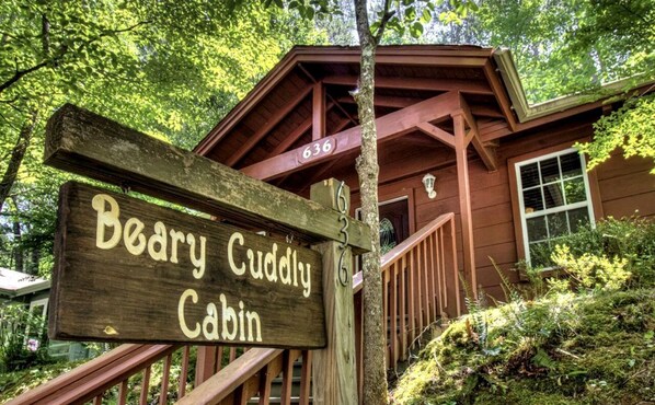 Glorious Cabin with Hot-tub in Gatlinburg, Tennessee Reviews, Deals ...