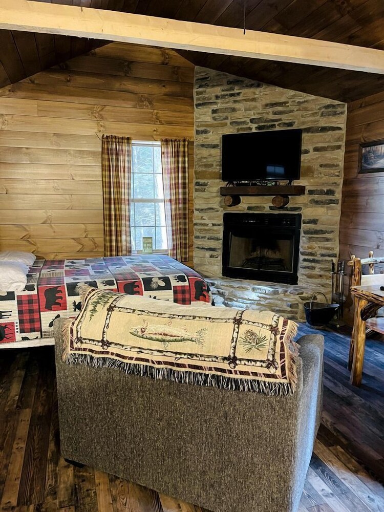 Romantic Cabin Escapes to this Charming Cook Forest Rental with Private ...