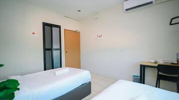 Quarto duplo luxo | Escrivaninha, Wi-Fi de cortesia