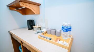 Secretária, ferro/tábua de engomar, Wi-fi grátis