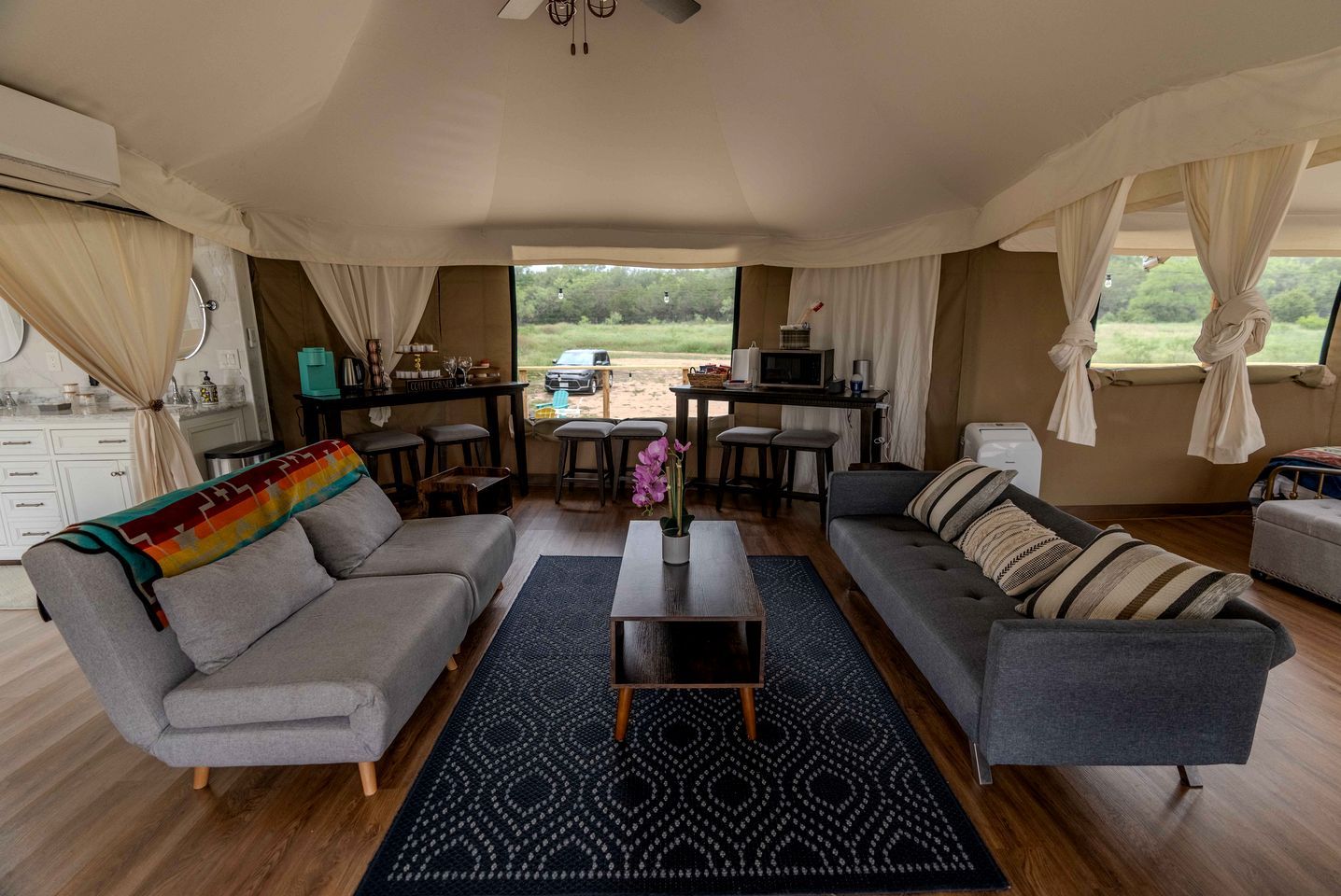 Rest And Recharge At This Wonderful Glamping Destination In Burnet, Texas - Lake Travis, TX