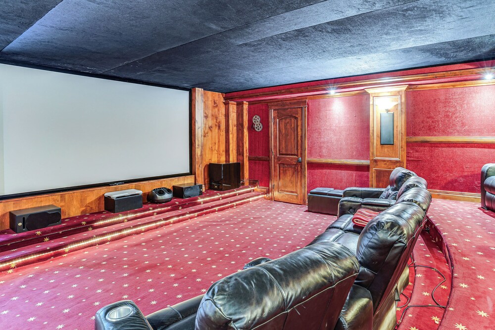 Elegant 6,300-sq-ft Family Home W/ Hot Tub In Orem - Provo, UT