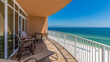 Apartamento em Condomínio Fechado, 3 quartos | Terrenos do alojamento