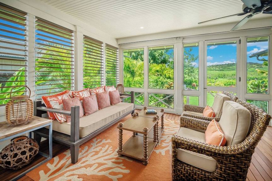 Resort Amenities | Golf Course View | Cottage + Guesthouse - Kauai, HI