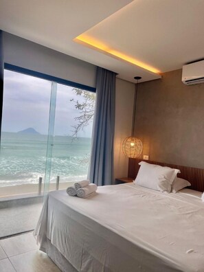 Quarto luxo | Ferros/tábuas de passar roupa, Wi-Fi de cortesia