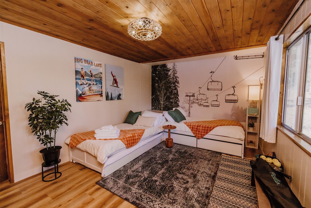 Relax & Unwind- Cozy Modern Cabin in Big Bear- Walk to Bear Mountain ...