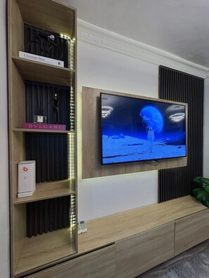 Luxury bedroom with modern bathroom, a fully equipped kitchen in Lekki ...