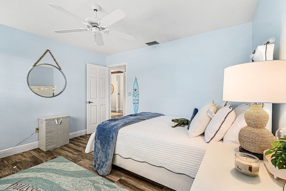 Adventure & Relaxation. Pool Table, Bikes, Heated Pool - Sunset Lodge ...