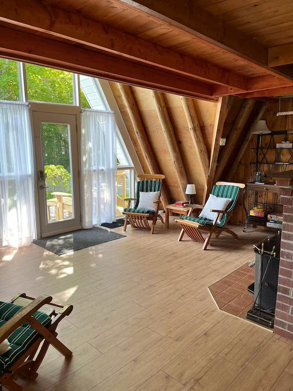 Lakeside A-frame Cottage - Nova Scotia