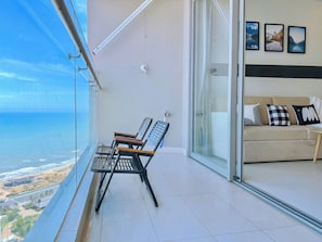 Apartamento Deluxe, 1 quarto, varanda, vista para o jardim | Vista da varanda