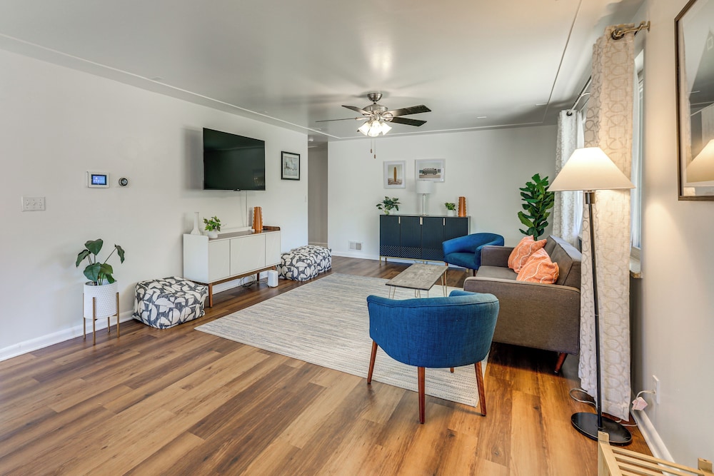 Prime Belmar Access! Updated Unit W/ Office & Yard - Lakewood, CO