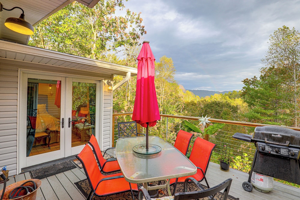 Private Mtn-view Hideaway W/ Deck In Asheville! - アシュビル, NC