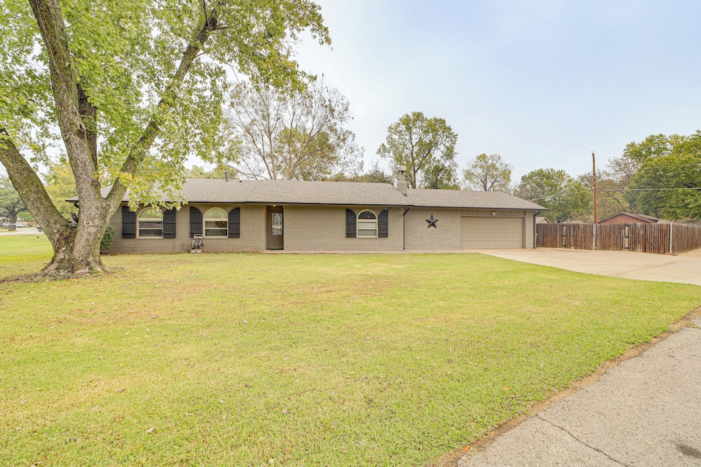 Family-friendly Tulsa Suburb Home By Parks & River - Tulsa, OK