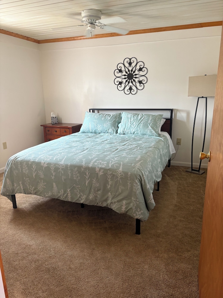 Windy Ridge Farm Guest Cottage - Adams County | Vrbo