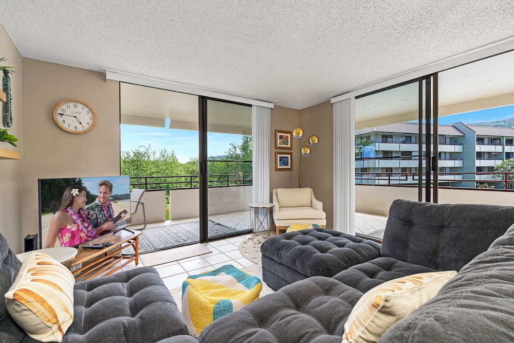 2br, 2ba Condo Across From Magic Sands Pool, Ac, Tennis & Bbqs - Vrkcv - Magic Sands Beach Park