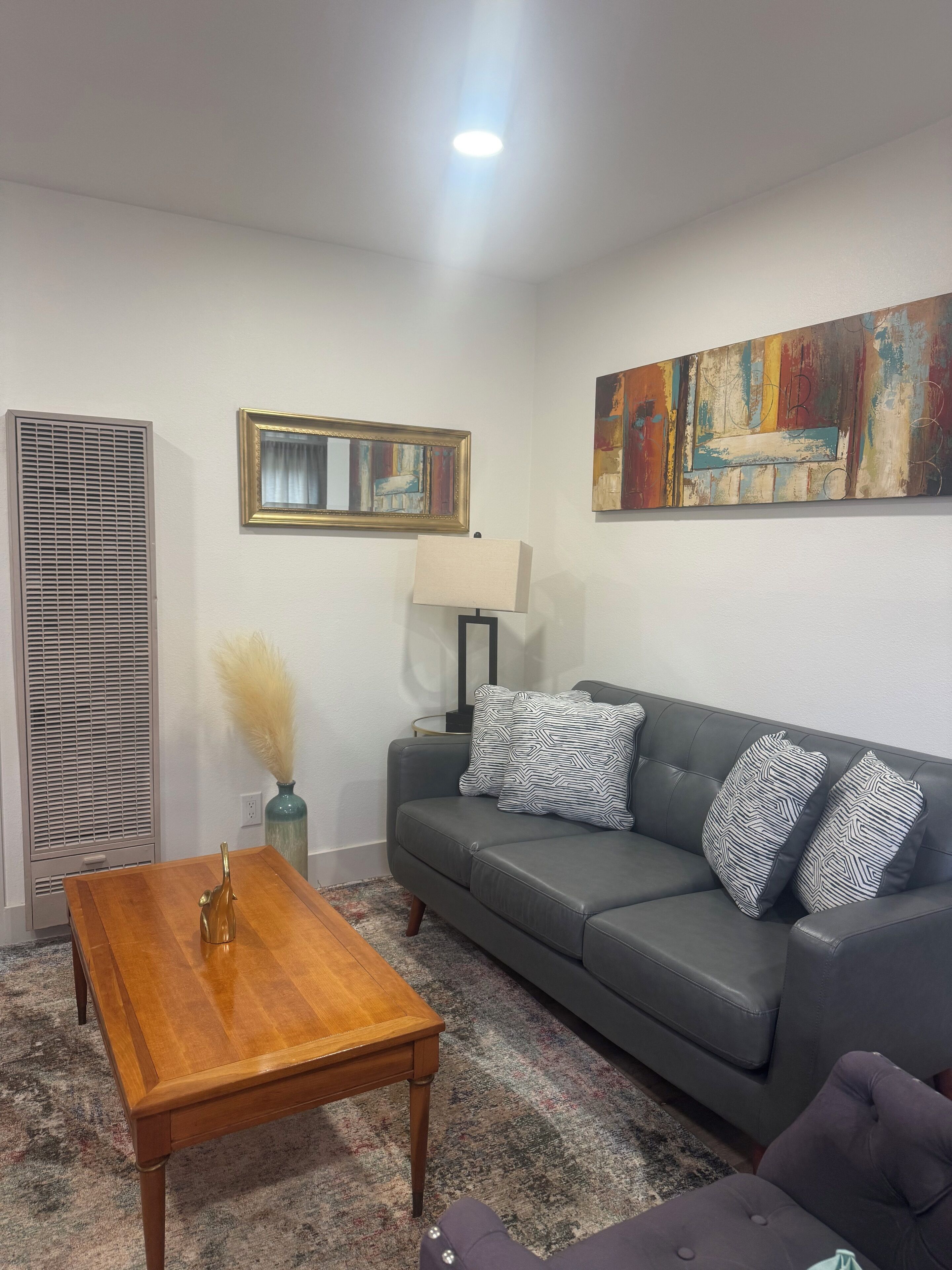 Lovely 1-bedroom Apartment In Long Beach - Carson, CA